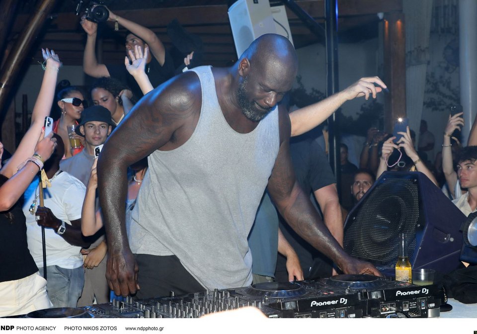 Στη Μύκονο ο Σακίλ Ο' Νιλ -DJ στο πάρτι στο SantAnna, φώναξε «This is Sparta» [βίντεο, εικόνες ...